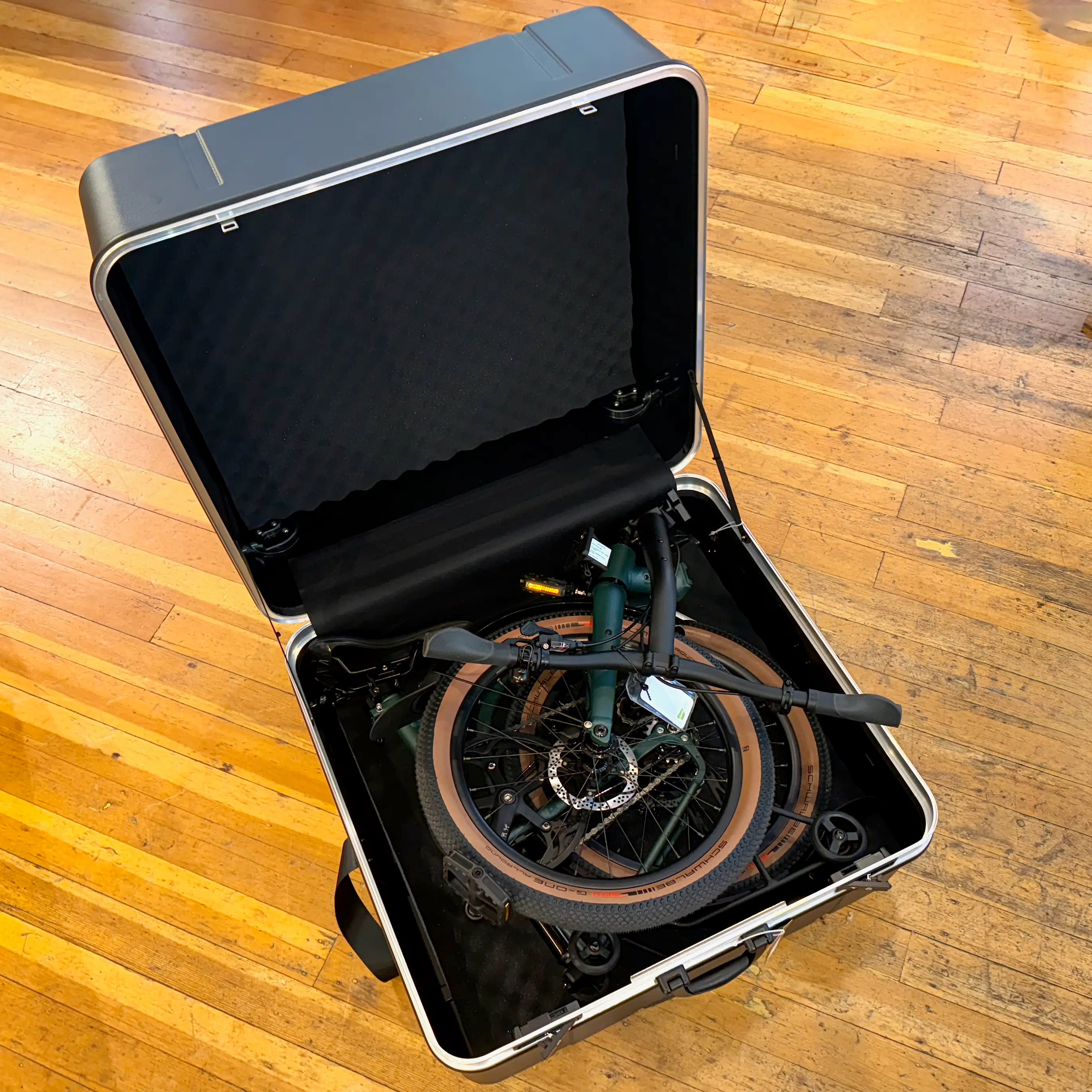 B&W Foldon XL Case for Brompton G Line – Clever Cycles | Bikes & Ebikes